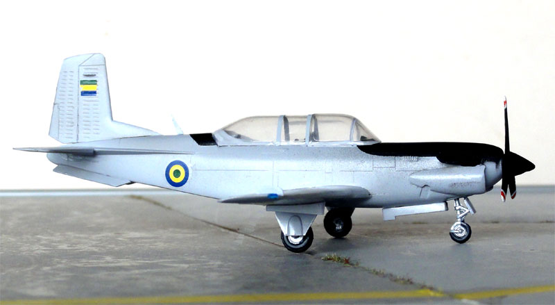 beechcraft T-34 mentor in 1/72 scale